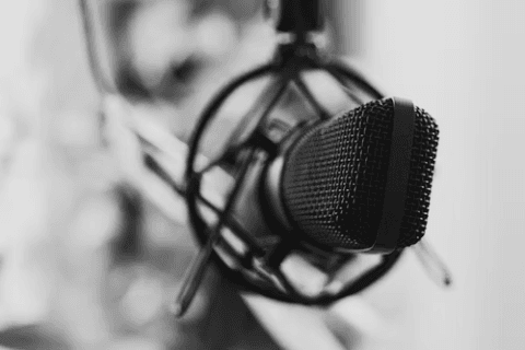 What is a Condenser Microphone? Basics & Benefits